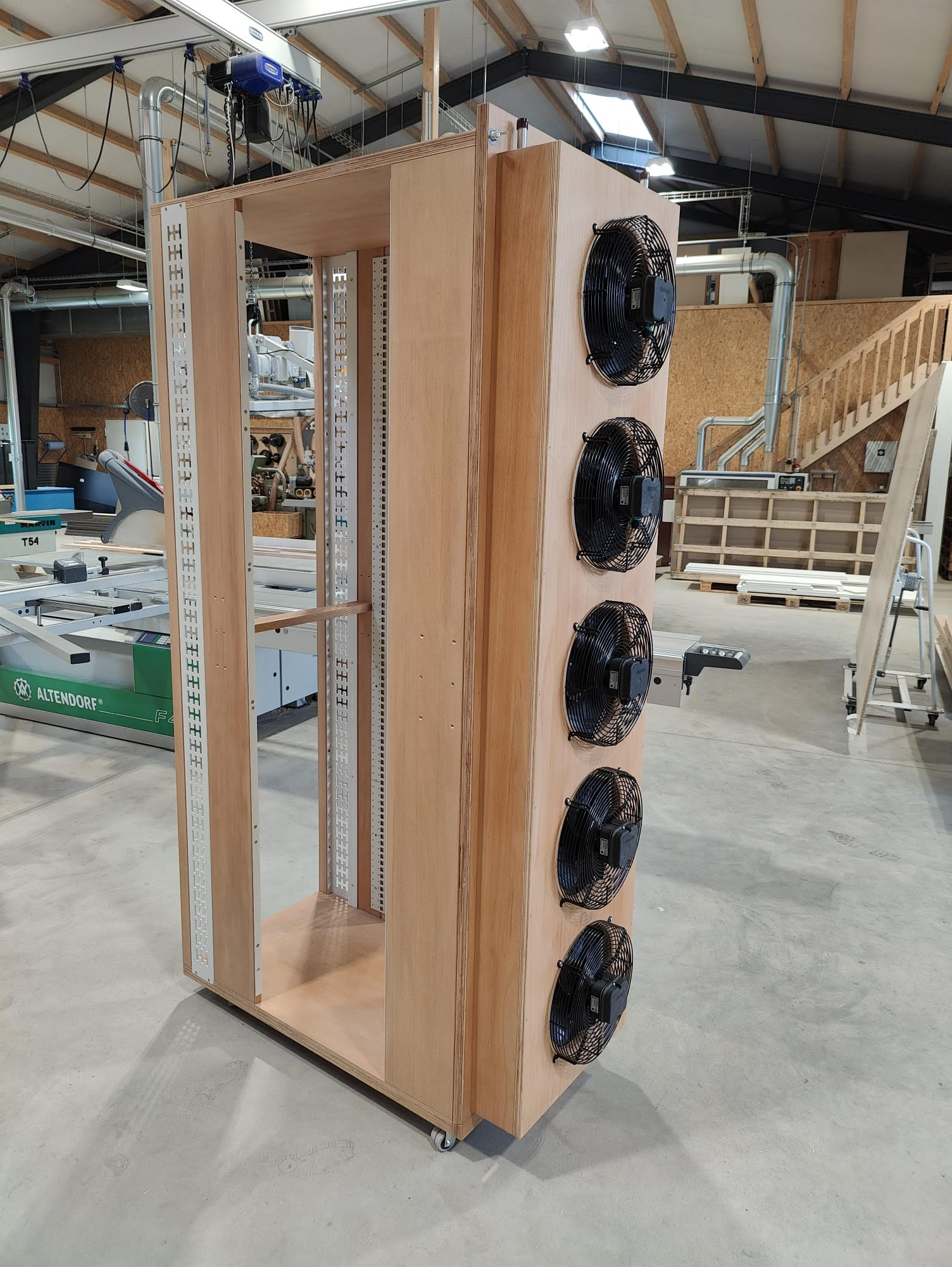 Projet WoodenDataCenter : des racks en bois par OCP